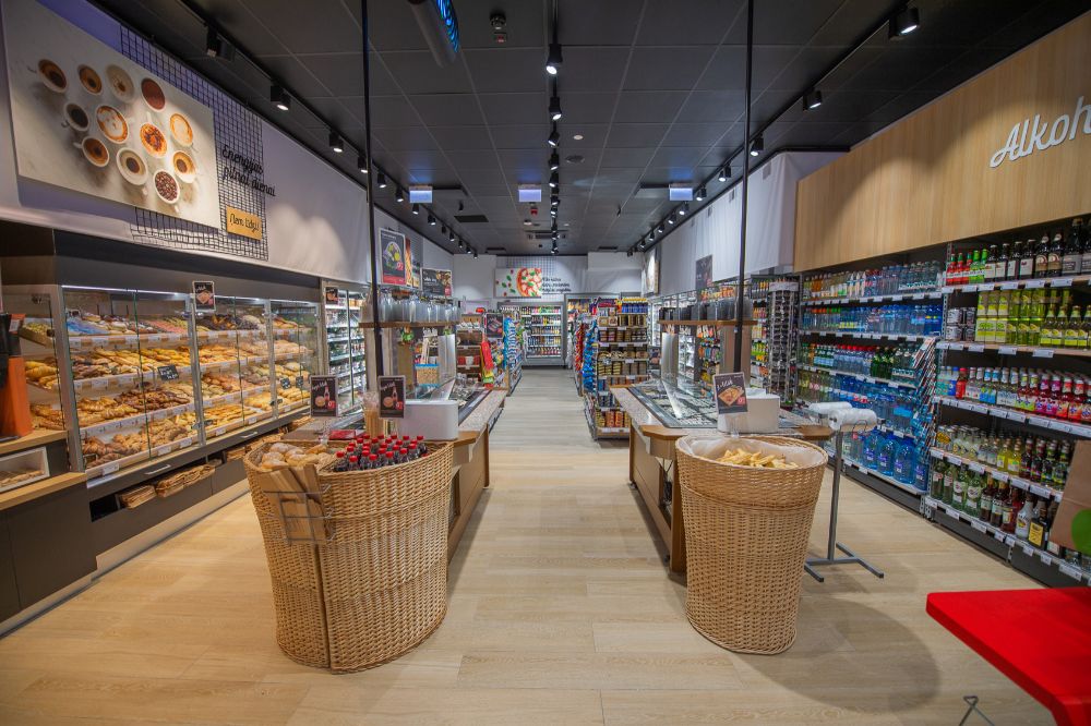 FOTO: Atvērts pirmais jaunā koncepta “Rimi Express” veikals | LA.LV